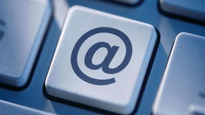 Cómo poner el símbolo del arroba en el teclado de la laptop y ...